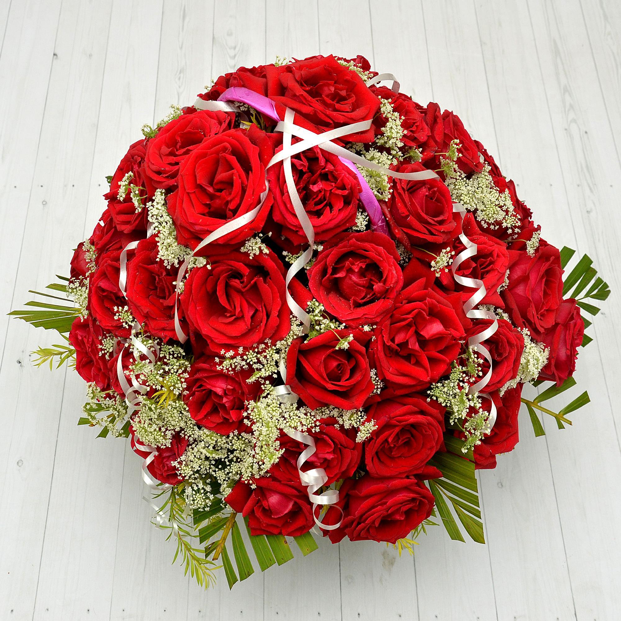 50 red roses Basket | Roses to India