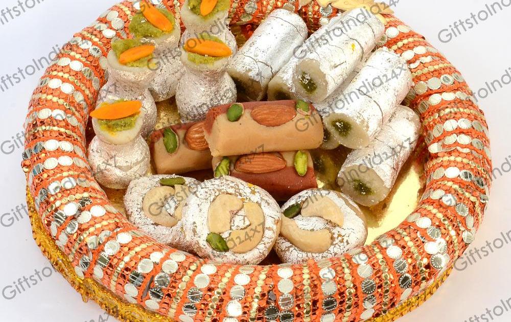 Gorgeous Round Shaped Thali With Sweets, Sweets