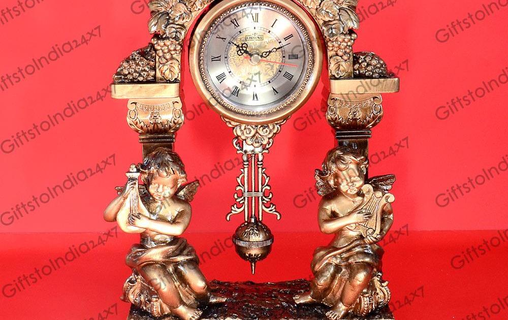 Classic Table Clock, Show Pieces