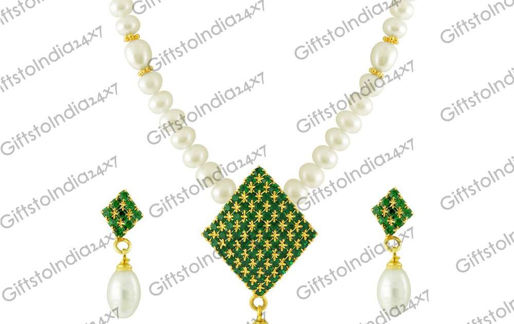 Single Line Green Stones Pearl Set, Jewellery