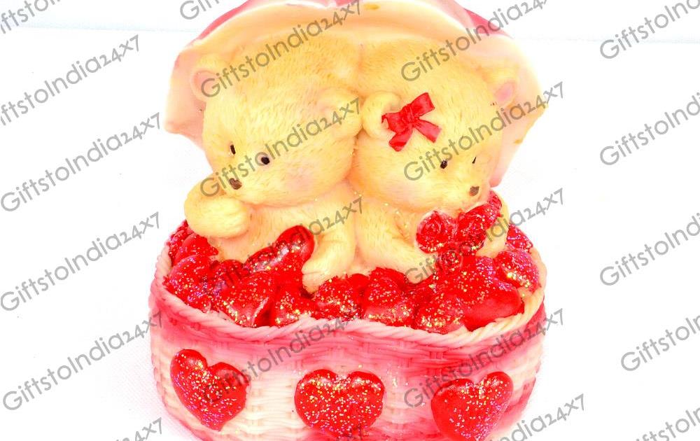 Teddy Bank, Show Pieces