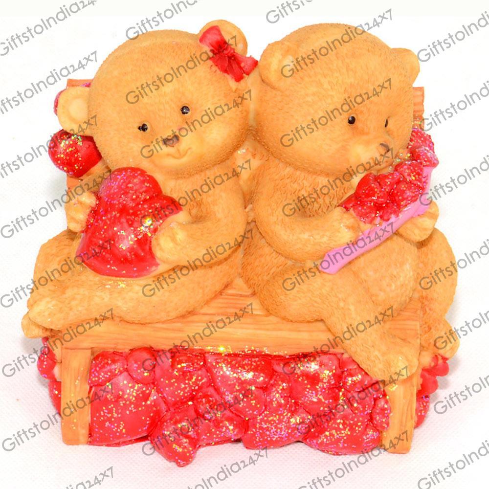 Loveable Teddy Couple Showpiece, Show Pieces