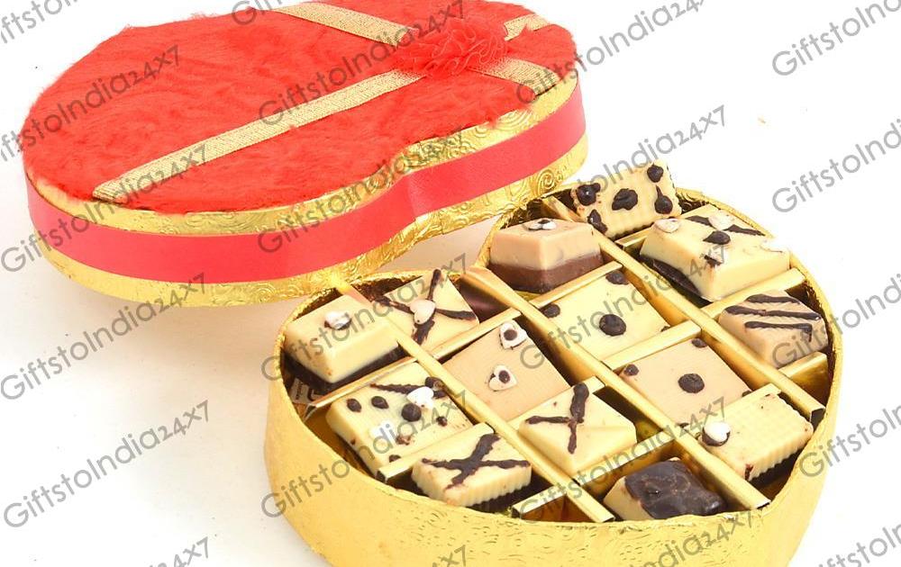 Designer Handmade Chocolates in Heart Shaped Box | Chocolates
