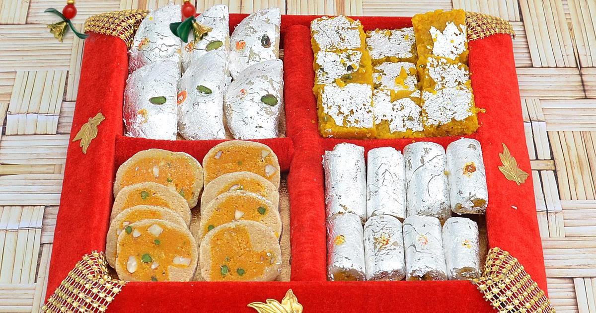 Gujia, Mawa Cake, Kaju Roll & Moti Pak | Diwali Gifts