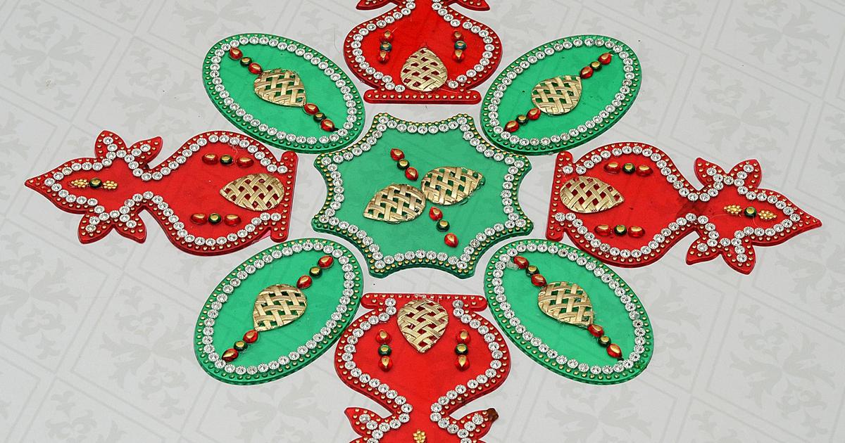 Red & Green Decorated Kalash Rangoli | Diwali Diyas