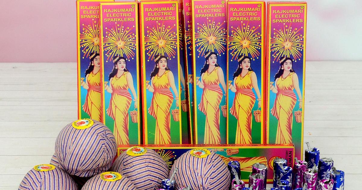 Flower pots with Chutput & Sparklers | Exclusive Diwali Hampers