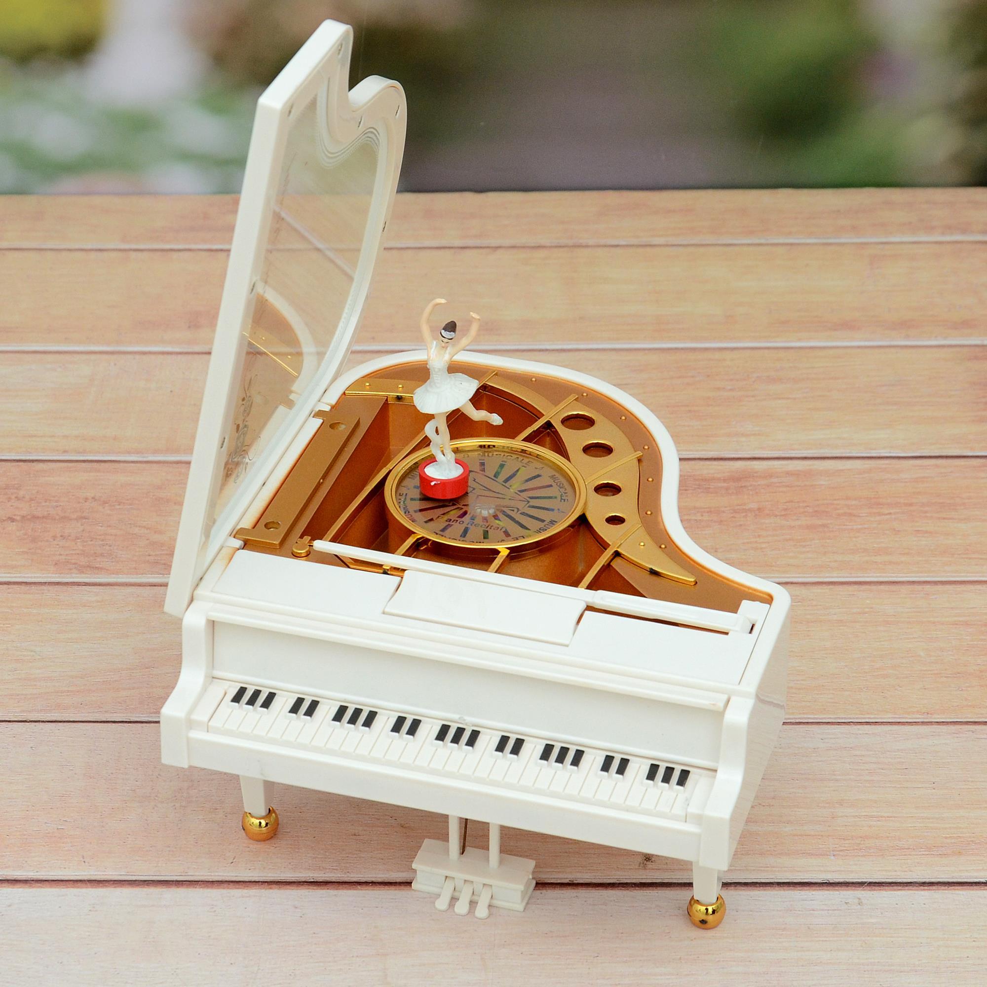 Piano Music Box Showpiece, Show Pieces