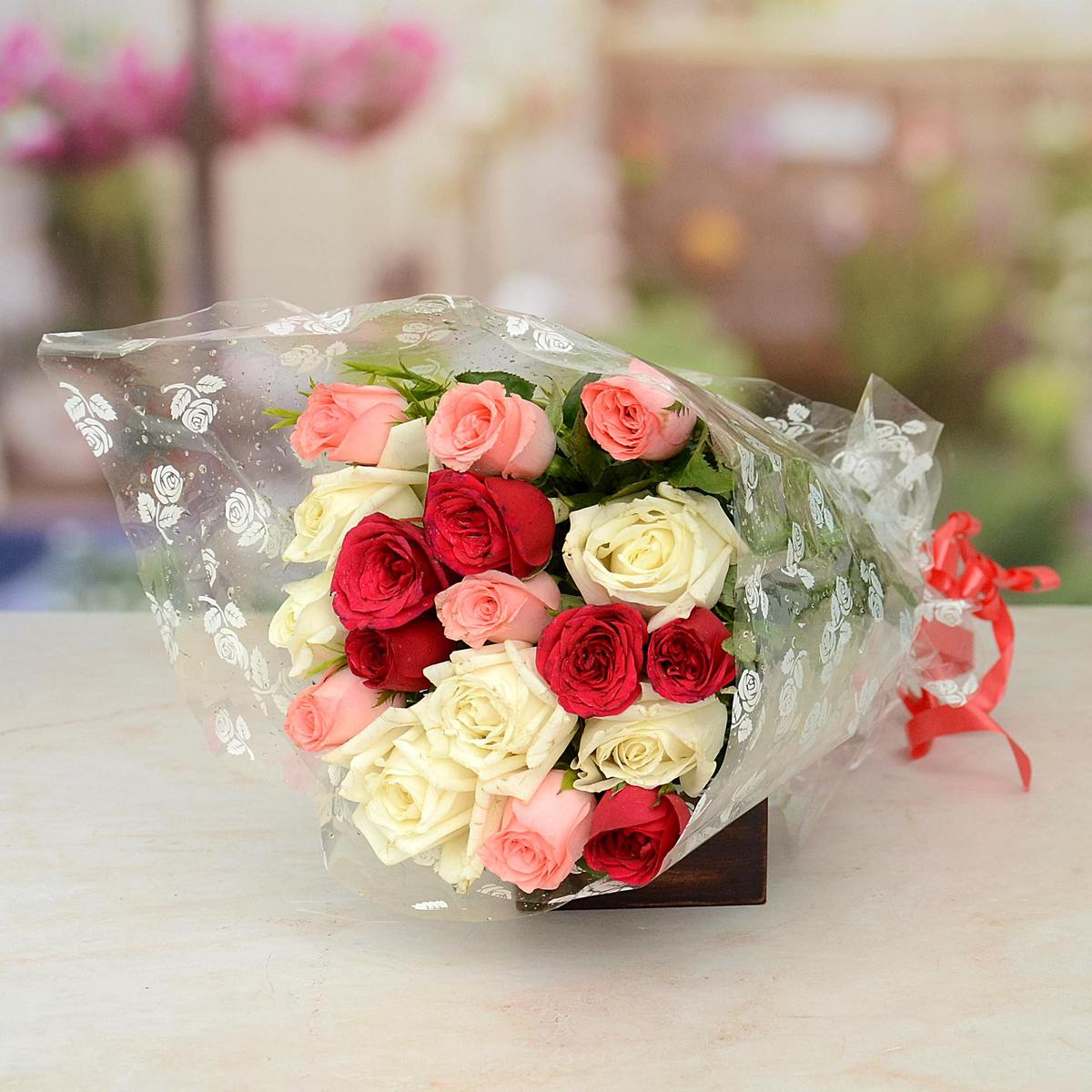 18 Multicolor Roses Bouquet | Roses to India