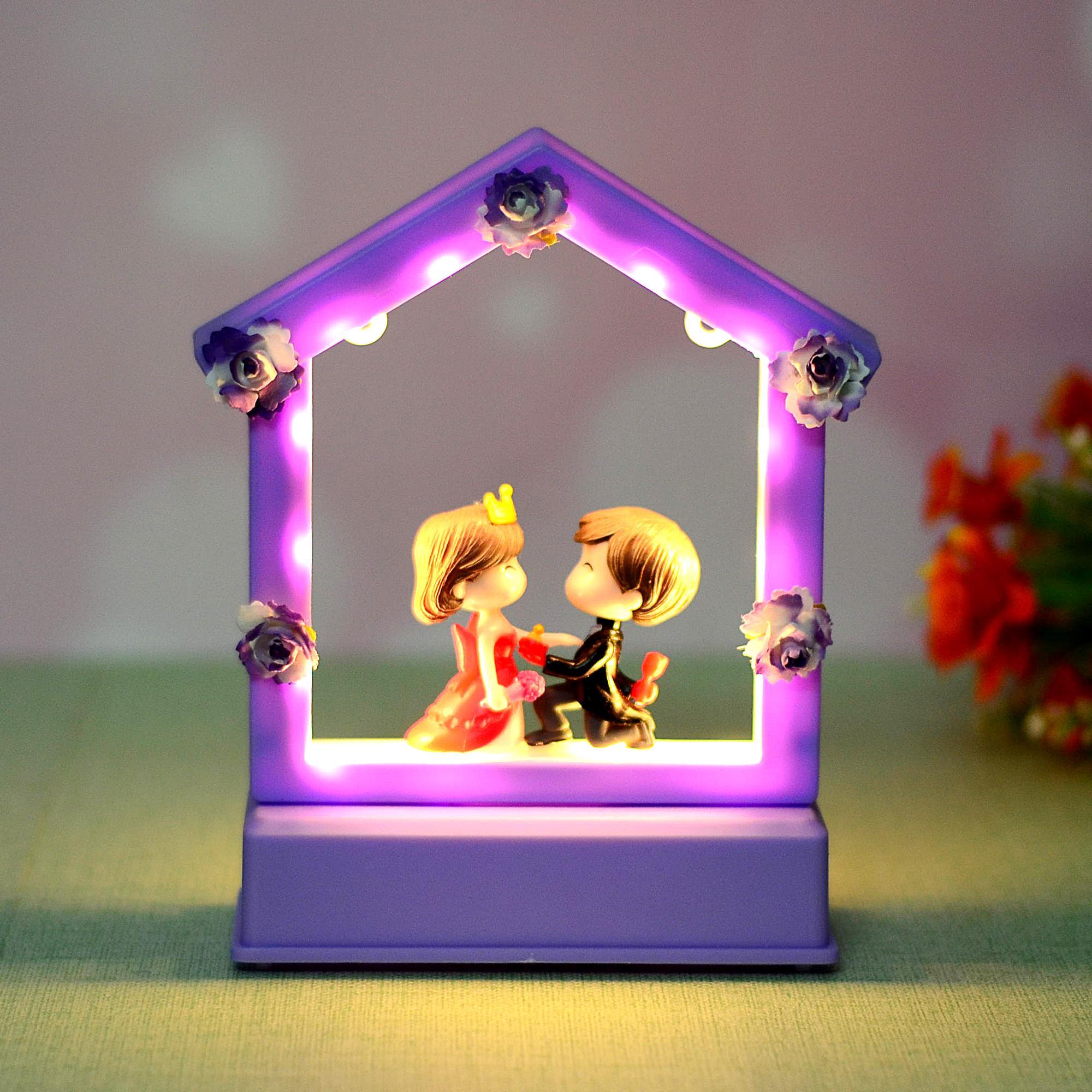 Cute Couple Showpiece With LED, Show Pieces