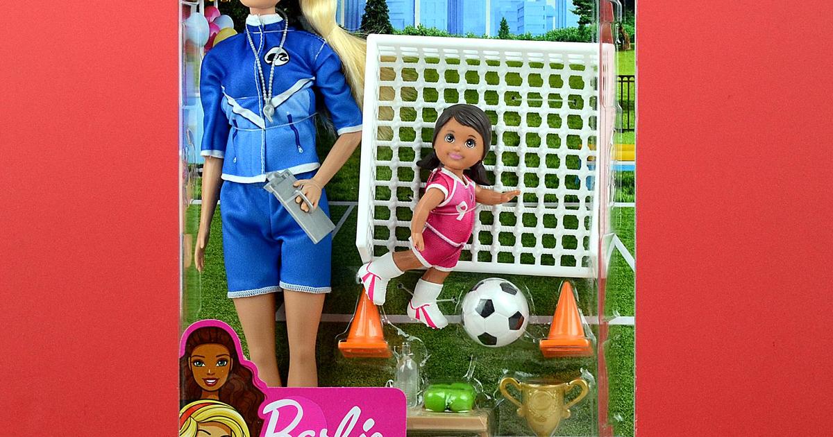 Soccer Coach Barbie Playset | Barbie Dolls