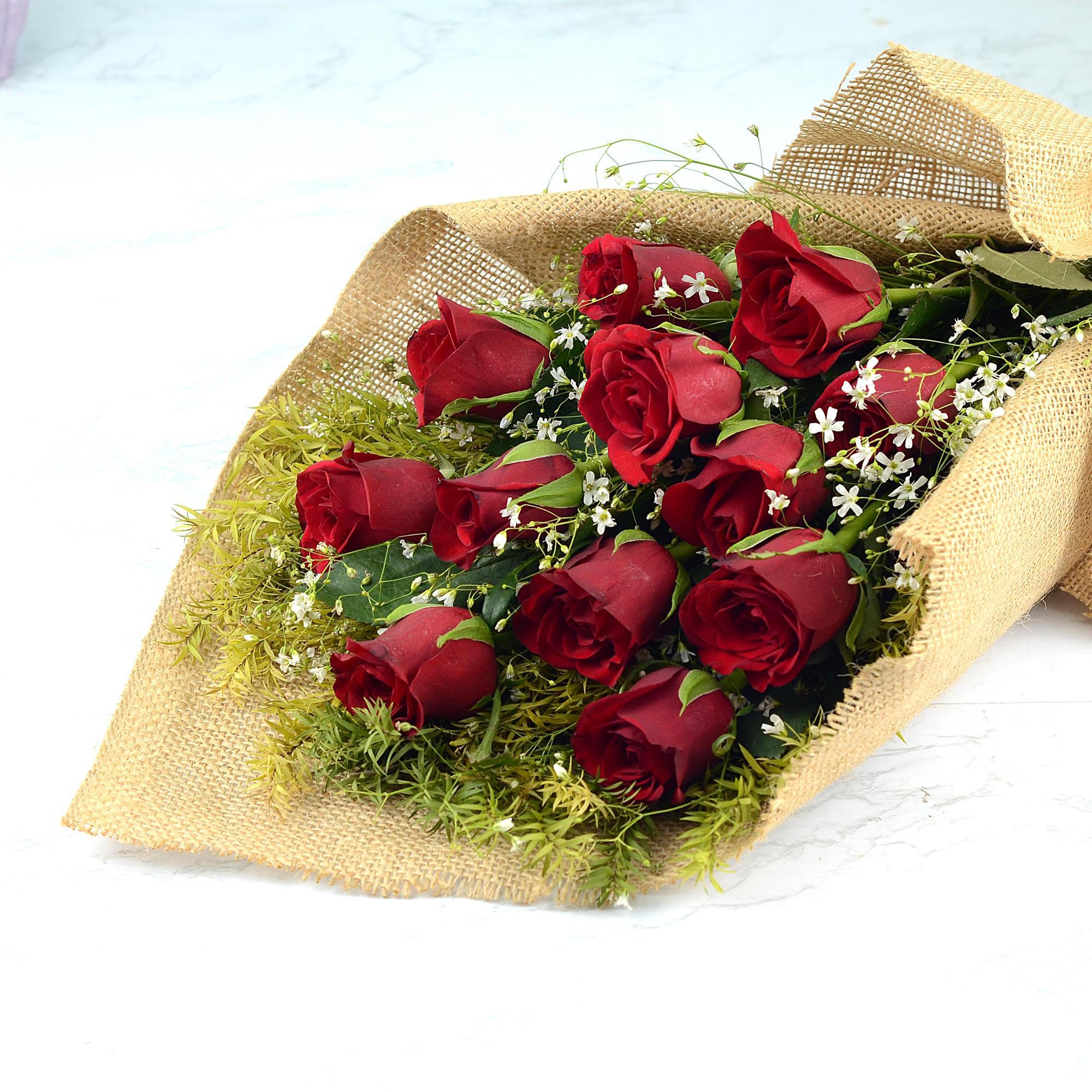 Jute Bouquet of Red Roses | Roses to India