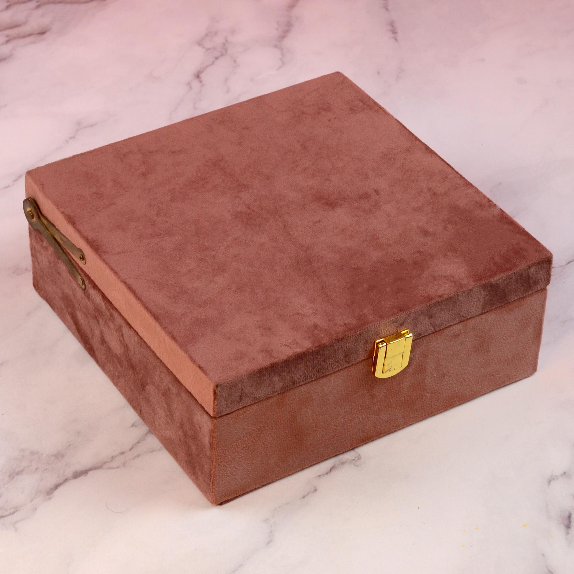 Square Velvet Box | Gift Boxes
