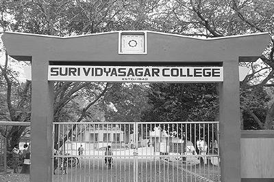 Send Personalized Gifts for Girlfriend to Suri