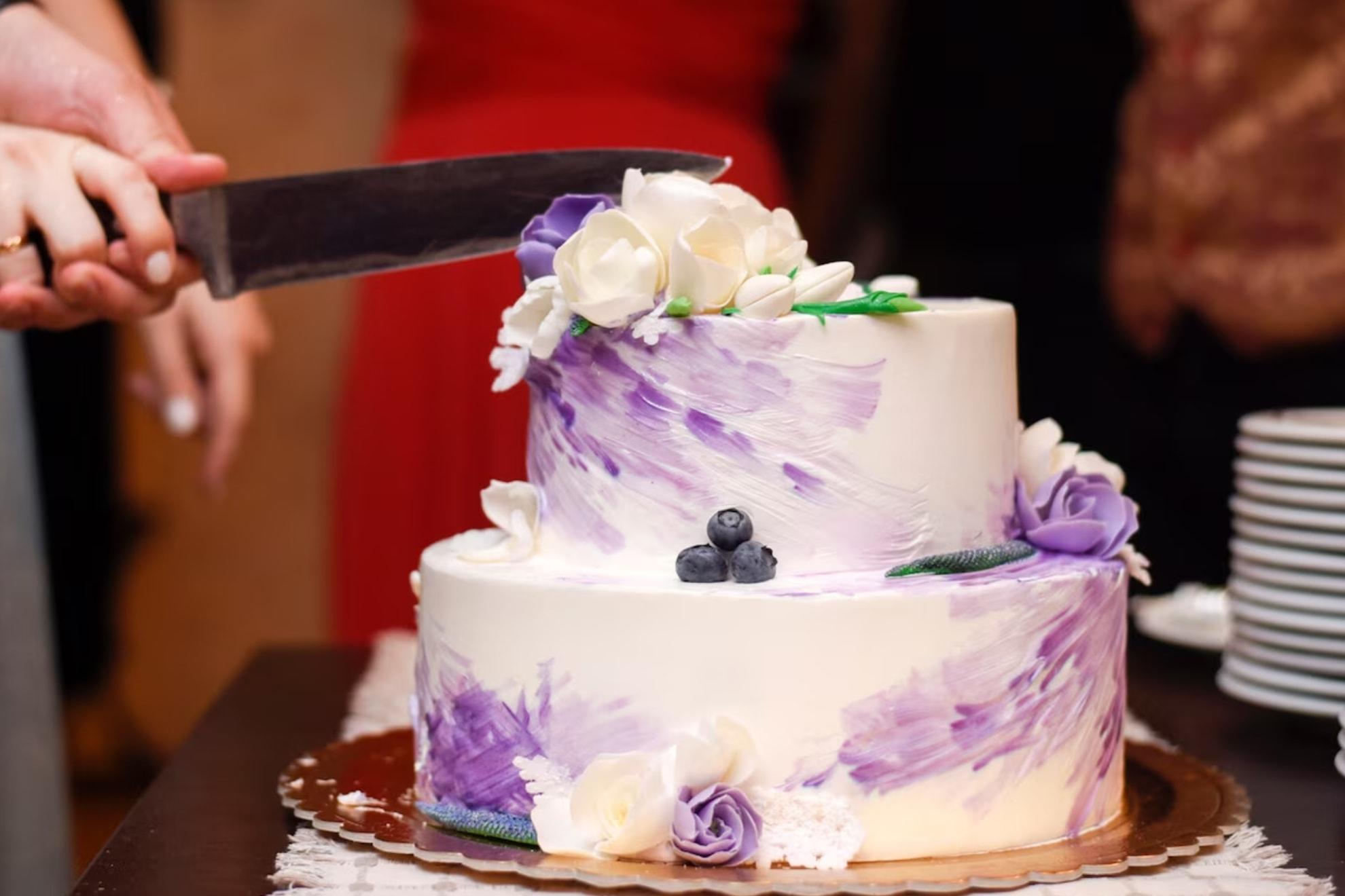 Top 7 Cakes to India on Anniversary