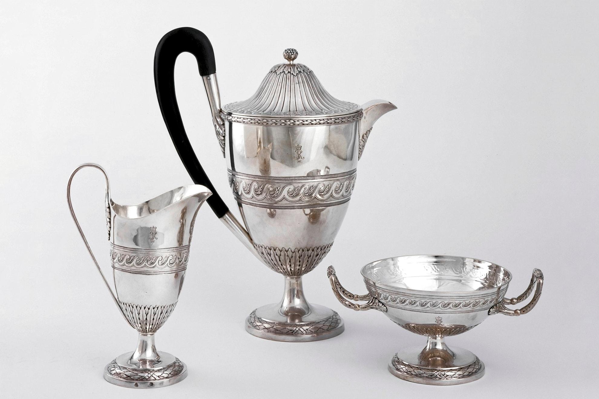 Housewarming Gifts for Indian Family